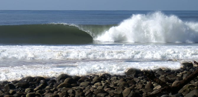 Punta Roca Beach in El Salvador, excellent for surfing!